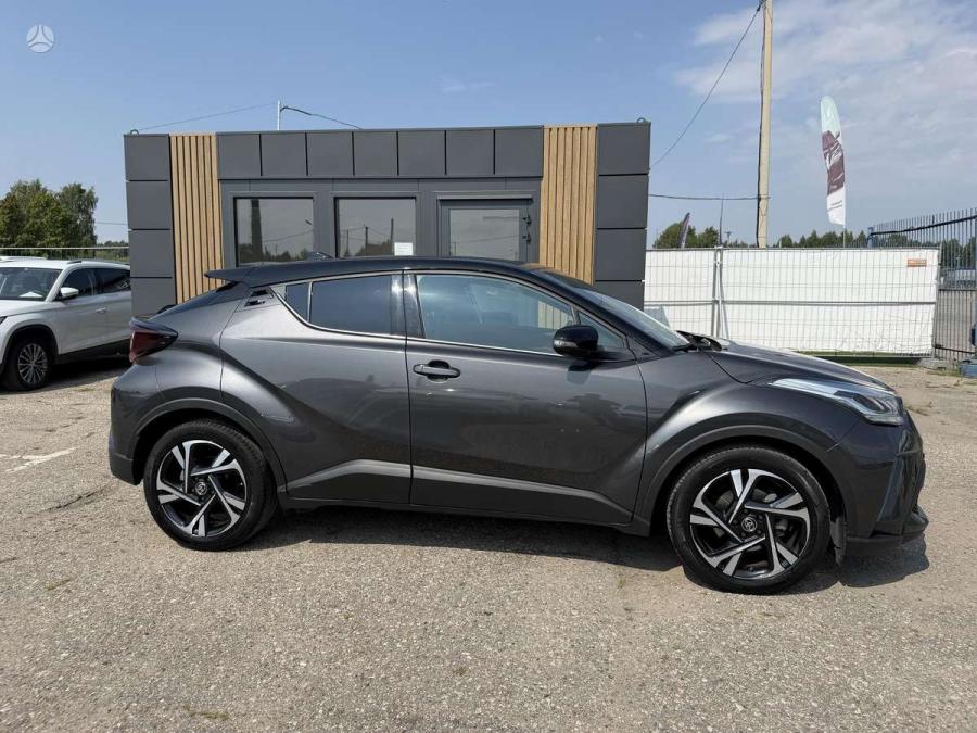 Серый Тойота C-HR 2022 в Паневежис, объемом двигателя 2.00 л и пробегом 135 тыс. км за 21500 €, фото 5 на AUTOMOTO.COM.LV