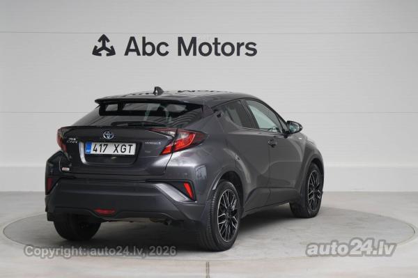 Серый Тойота C-HR 2022 в Таллин, объемом двигателя 1.80 л и пробегом 53 тыс. км за 21990 €, фото 4 на AUTOMOTO.COM.LV