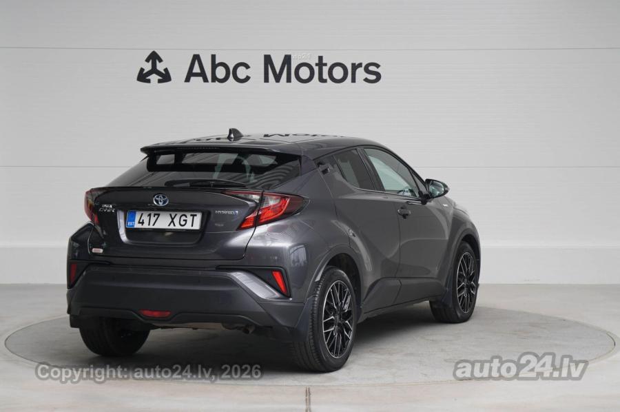 Серый Тойота C-HR 2022 в Таллин, объемом двигателя 1.80 л и пробегом 53 тыс. км за 21990 €, фото 5 на AUTOMOTO.COM.LV