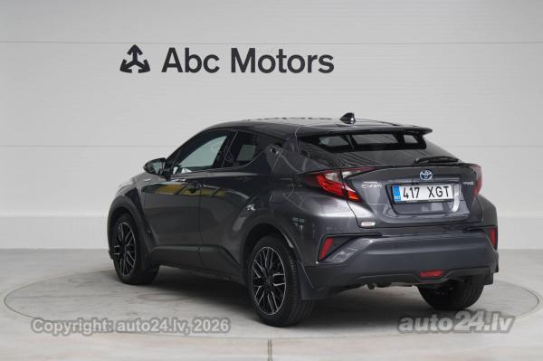 Серый Тойота C-HR 2022 в Таллин, объемом двигателя 1.80 л и пробегом 53 тыс. км за 21990 €, фото 6 на AUTOMOTO.COM.LV