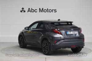 Серый Тойота C-HR 2022 в Таллин, объемом двигателя 1.80 л и пробегом 53 тыс. км за 21990 €, фото 7 на AUTOMOTO.COM.LV