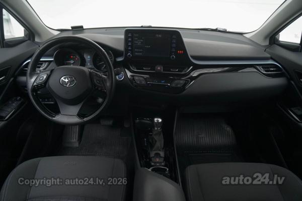 Серый Тойота C-HR 2022 в Таллин, объемом двигателя 1.80 л и пробегом 53 тыс. км за 21990 €, фото 8 на AUTOMOTO.COM.LV