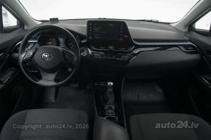 Серый Тойота C-HR 2022 в Таллин, объемом двигателя 1.80 л и пробегом 53 тыс. км за 21990 €, фото 9 на AUTOMOTO.COM.LV