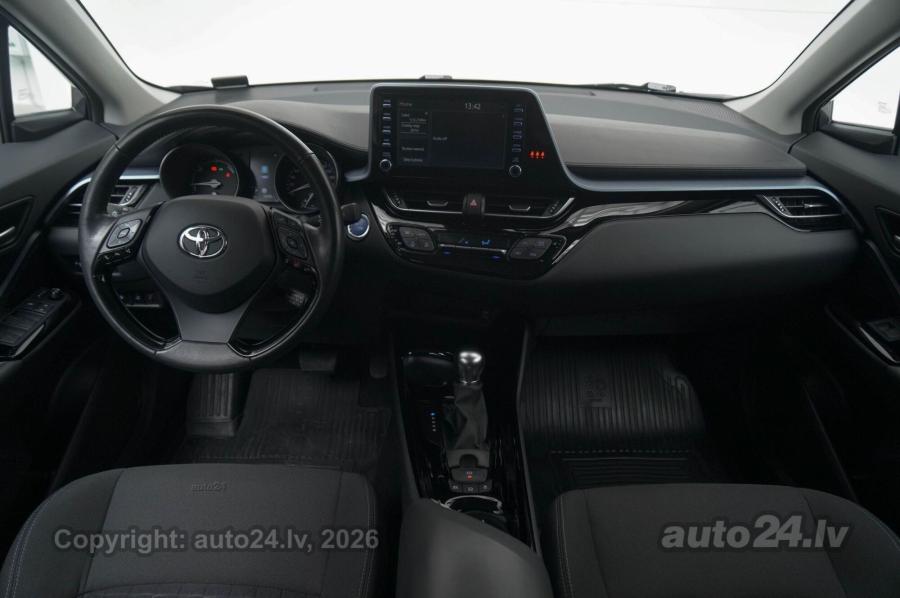 Серый Тойота C-HR 2022 в Таллин, объемом двигателя 1.80 л и пробегом 53 тыс. км за 21990 €, фото 9 на AUTOMOTO.COM.LV