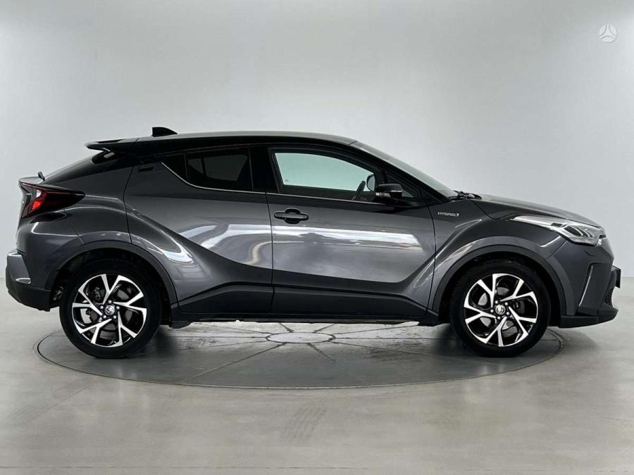 Серый Тойота C-HR 2022 в Вильнюс, объемом двигателя 1.80 л и пробегом 72 тыс. км за 22900 €, фото 17 на AUTOMOTO.COM.LV