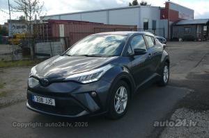 Pelēks Toyota C-HR 2022 Jehvi, ar dzinēja tilpumu 1.80 L un nobraukumu 108 tūkst. km par 18000 €, foto  vietnē AUTOMOTO.COM.LV