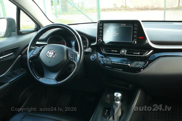 Grey Toyota C-HR 2022 in Johvi, with an engine capacity of 1.80 L and mileage of 108 thousand km for 18000 €, photo 4 on AUTOMOTO.COM.LV