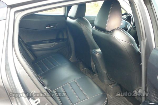 Grey Toyota C-HR 2022 in Johvi, with an engine capacity of 1.80 L and mileage of 108 thousand km for 18000 €, photo 5 on AUTOMOTO.COM.LV