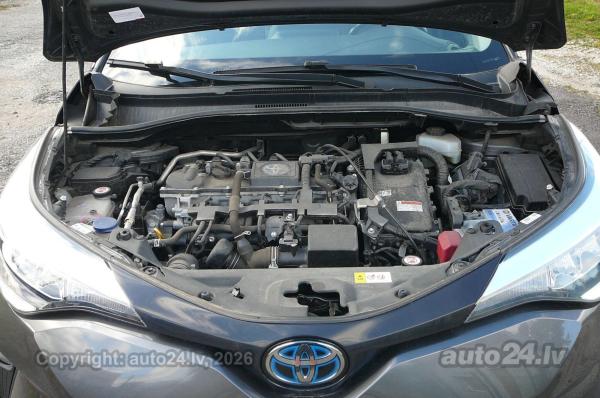 Grey Toyota C-HR 2022 in Johvi, with an engine capacity of 1.80 L and mileage of 108 thousand km for 18000 €, photo 6 on AUTOMOTO.COM.LV