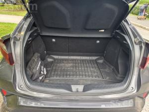 Grey Toyota C-HR 2022 in Riga, with an engine capacity of 1.80 L and mileage of 200 thousand km for 16900 €, photo 10 on AUTOMOTO.COM.LV