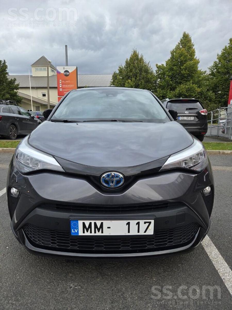 Pelēks Toyota C-HR 2022 Rīga, ar dzinēja tilpumu 1.80 L un nobraukumu 32 tūkst. km par 21000 €, foto 1 vietnē AUTOMOTO.COM.LV