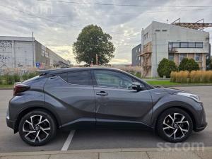 Pelēks Toyota C-HR 2022 Rīga, ar dzinēja tilpumu 1.80 L un nobraukumu 32 tūkst. km par 21000 €, foto 4 vietnē AUTOMOTO.COM.LV