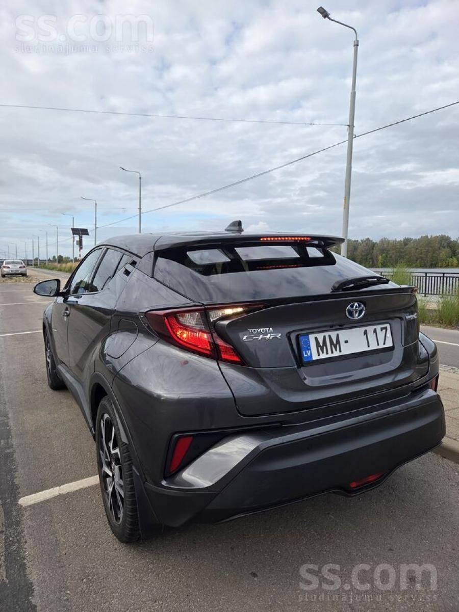 Pelēks Toyota C-HR 2022 Rīga, ar dzinēja tilpumu 1.80 L un nobraukumu 32 tūkst. km par 21000 €, foto 11 vietnē AUTOMOTO.COM.LV