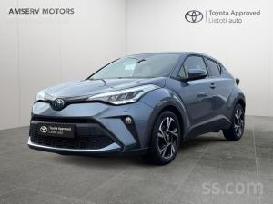 Grey Toyota C-HR 2023 in Riga, with an engine capacity of 1.80 L and mileage of 35 thousand km for 18900 €, photo 1 on AUTOMOTO.COM.LV