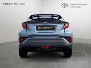 Grey Toyota C-HR 2023 in Riga, with an engine capacity of 1.80 L and mileage of 35 thousand km for 18900 €, photo 3 on AUTOMOTO.COM.LV