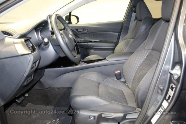 Pelēks Toyota C-HR 2023 Viljandi, ar dzinēja tilpumu 1.80 L un nobraukumu 32 tūkst. km par 25790 €, foto 11 vietnē AUTOMOTO.COM.LV