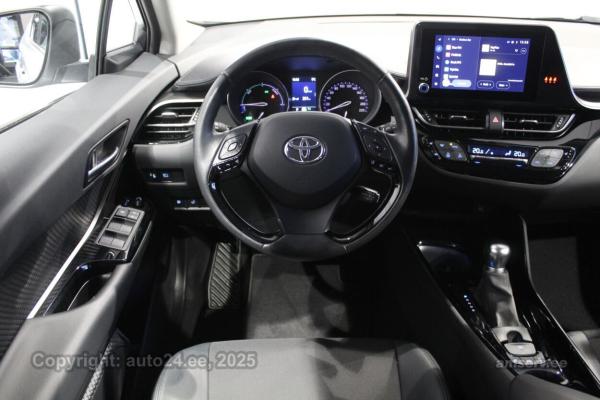 Pelēks Toyota C-HR 2023 Tallina, ar dzinēja tilpumu 1.80 L un nobraukumu 27 tūkst. km par 25790 €, foto 9 vietnē AUTOMOTO.COM.LV