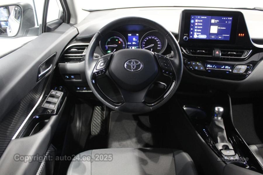 Pelēks Toyota C-HR 2023 Tallina, ar dzinēja tilpumu 1.80 L un nobraukumu 27 tūkst. km par 25790 €, foto 9 vietnē AUTOMOTO.COM.LV