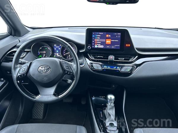 Grey Toyota C-HR 2023 in Riga, with an engine capacity of 1.80 L and mileage of 51 thousand km for 22990 €, photo 8 on AUTOMOTO.COM.LV