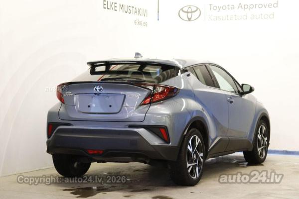 Pelēks Toyota C-HR 2023 Tallina, ar dzinēja tilpumu 1.80 L un nobraukumu 51 tūkst. km par 23500 €, foto 2 vietnē AUTOMOTO.COM.LV
