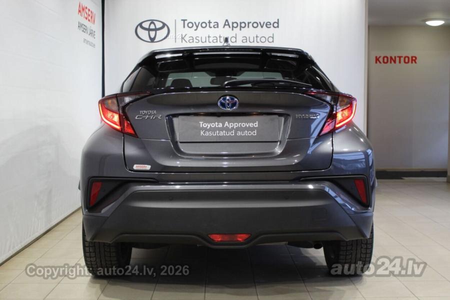 Grey Toyota C-HR 2023 in Tallinn, with an engine capacity of 1.80 L and mileage of 26 thousand km for 24990 €, photo 4 on AUTOMOTO.COM.LV