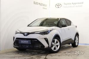 Pelēks Toyota C-HR 2023 Tallina, ar dzinēja tilpumu 1.80 L un nobraukumu 34 tūkst. km par 25100 €, foto  vietnē AUTOMOTO.COM.LV