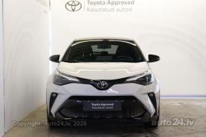 Grey Toyota C-HR 2023 in Tallinn, with an engine capacity of 1.80 L and mileage of 34 thousand km for 25100 €, photo 5 on AUTOMOTO.COM.LV