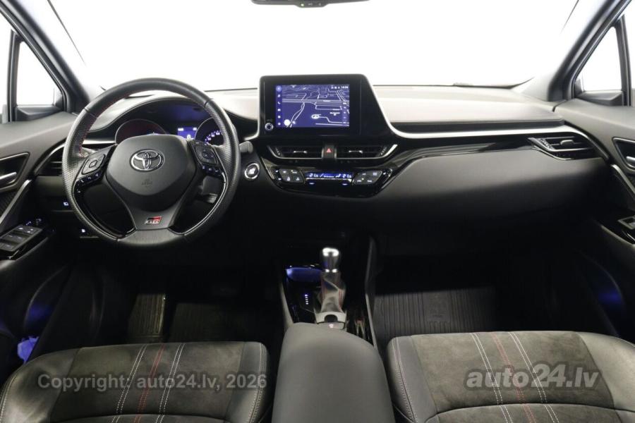 Grey Toyota C-HR 2023 in Tallinn, with an engine capacity of 1.80 L and mileage of 34 thousand km for 25100 €, photo 8 on AUTOMOTO.COM.LV
