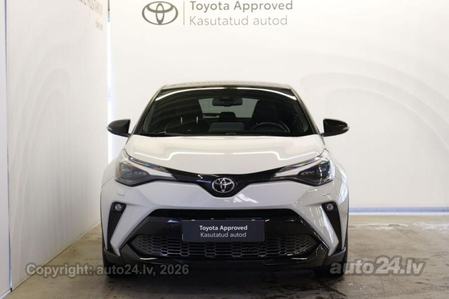Grey Toyota C-HR 2023 in Tallinn, with an engine capacity of 1.80 L and mileage of 34 thousand km for 25100 €, photo 5 on AUTOMOTO.COM.LV