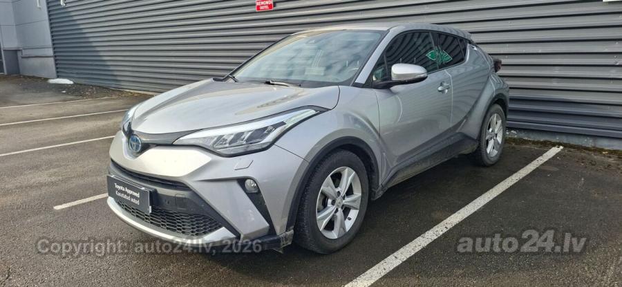 Grey Toyota C-HR 2023 in Viljandi, with an engine capacity of 1.80 L and mileage of 49 thousand km for 22290 €, photo 1 on AUTOMOTO.COM.LV