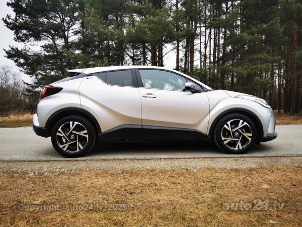Серый Тойота C-HR 2023 в Таллин, объемом двигателя 1.80 л и пробегом 47 тыс. км за 24499 €, фото 6 на AUTOMOTO.COM.LV