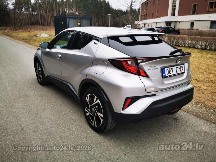 Серый Тойота C-HR 2023 в Таллин, объемом двигателя 1.80 л и пробегом 47 тыс. км за 24499 €, фото 7 на AUTOMOTO.COM.LV