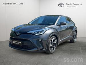 Grey Toyota C-HR 2023 in Riga, with an engine capacity of 1.80 L and mileage of 38 thousand km for 24900 €, photo  on AUTOMOTO.COM.LV