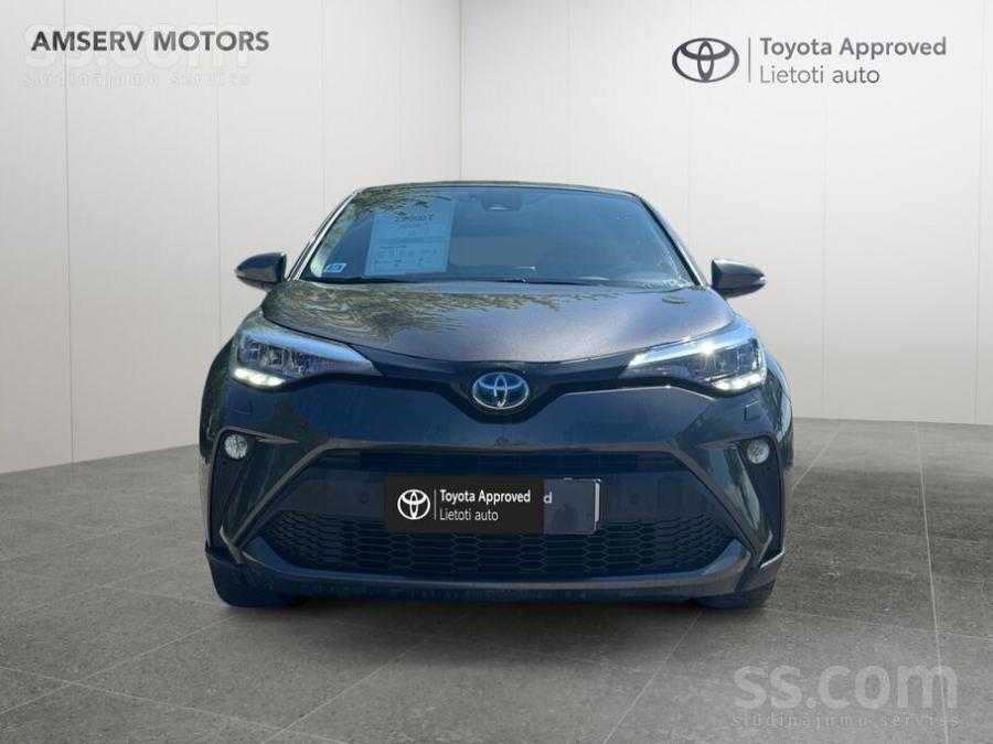 Серый Тойота C-HR 2023 в Рига, объемом двигателя 1.80 л и пробегом 38 тыс. км за 24900 €, фото 5 на AUTOMOTO.COM.LV
