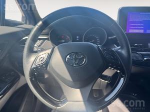 Серый Тойота C-HR 2023 в Рига, объемом двигателя 1.80 л и пробегом 38 тыс. км за 24900 €, фото 12 на AUTOMOTO.COM.LV