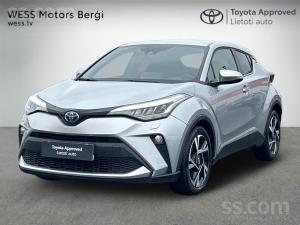 Серый Тойота C-HR 2023 в Рига, объемом двигателя 1.80 л и пробегом 51 тыс. км за 22990 €, фото  на AUTOMOTO.COM.LV