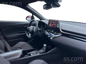 Серый Тойота C-HR 2023 в Рига, объемом двигателя 1.80 л и пробегом 51 тыс. км за 22990 €, фото 7 на AUTOMOTO.COM.LV