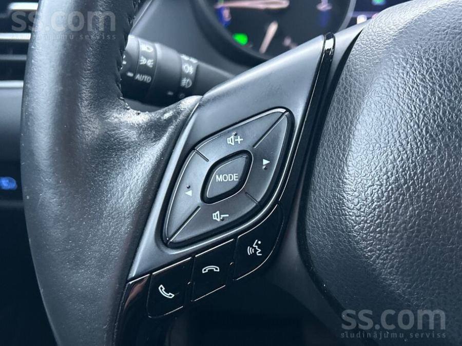 Серый Тойота C-HR 2023 в Рига, объемом двигателя 1.80 л и пробегом 51 тыс. км за 22990 €, фото 16 на AUTOMOTO.COM.LV