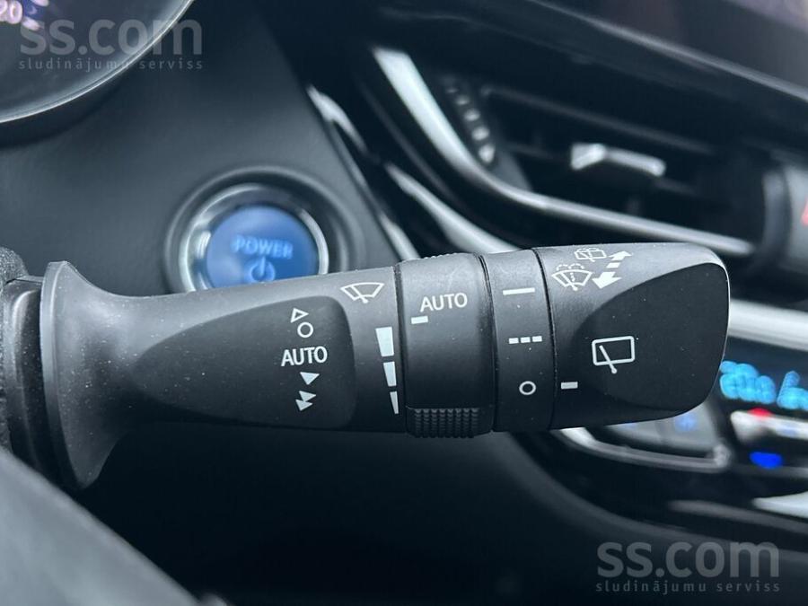 Серый Тойота C-HR 2023 в Рига, объемом двигателя 1.80 л и пробегом 51 тыс. км за 22990 €, фото 19 на AUTOMOTO.COM.LV