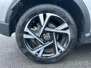 Серый Тойота C-HR 2023 в Рига, объемом двигателя 1.80 л и пробегом 51 тыс. км за 22990 €, фото 25 на AUTOMOTO.COM.LV