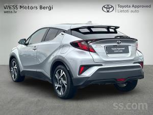 Серый Тойота C-HR 2023 в Рига, объемом двигателя 1.80 л и пробегом 51 тыс. км за 22990 €, фото 27 на AUTOMOTO.COM.LV