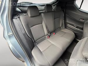 Grey Toyota C-HR 2023 in Riga, with an engine capacity of 1.80 L and mileage of 38 thousand km for 24900 €, photo 7 on AUTOMOTO.COM.LV