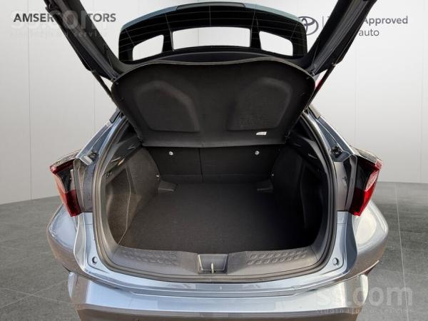 Grey Toyota C-HR 2023 in Riga, with an engine capacity of 1.80 L and mileage of 38 thousand km for 24900 €, photo 9 on AUTOMOTO.COM.LV