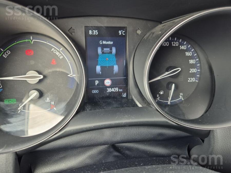 Grey Toyota C-HR 2023 in Riga, with an engine capacity of 1.80 L and mileage of 38 thousand km for 24900 €, photo 13 on AUTOMOTO.COM.LV