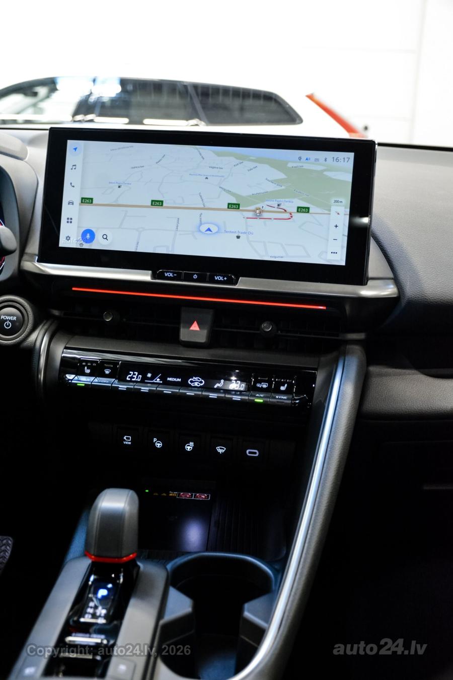 Pelēks Toyota C-HR 2023 Tallina, ar dzinēja tilpumu 2.00 L un nobraukumu 34 tūkst. km par 38900 €, foto 16 vietnē AUTOMOTO.COM.LV