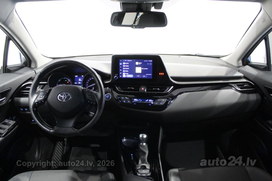 Серый Тойота C-HR 2023 в Таллин, объемом двигателя 1.80 л и пробегом 33 тыс. км за 24990 €, фото 9 на AUTOMOTO.COM.LV