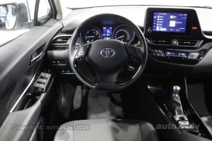 Серый Тойота C-HR 2023 в Таллин, объемом двигателя 1.80 л и пробегом 33 тыс. км за 24990 €, фото 10 на AUTOMOTO.COM.LV