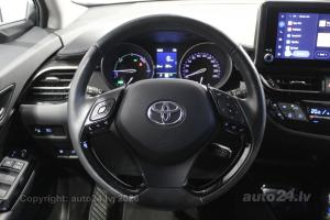 Серый Тойота C-HR 2023 в Таллин, объемом двигателя 1.80 л и пробегом 33 тыс. км за 24990 €, фото 13 на AUTOMOTO.COM.LV