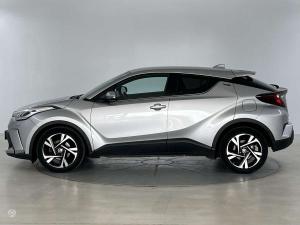 Серый Тойота C-HR 2023 в Вильнюс, объемом двигателя 1.80 л и пробегом 89 тыс. км за 23900 €, фото 4 на AUTOMOTO.COM.LV