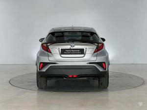 Серый Тойота C-HR 2023 в Вильнюс, объемом двигателя 1.80 л и пробегом 89 тыс. км за 23900 €, фото 5 на AUTOMOTO.COM.LV